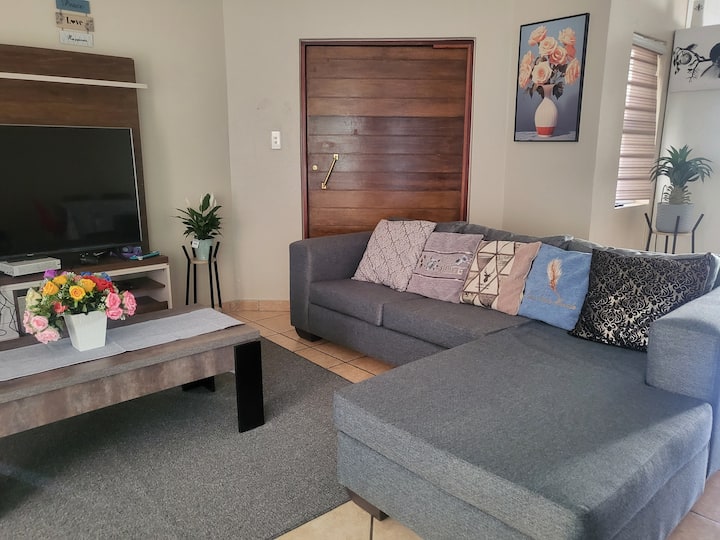 Peace Unit In Bedforview - Johannesburg