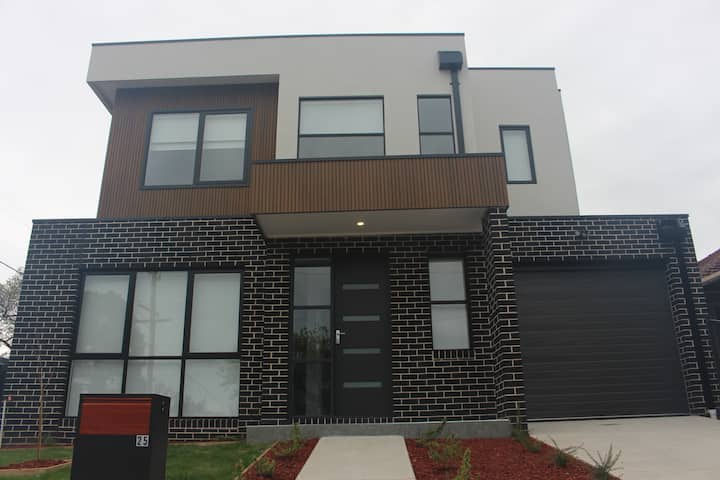 Springvale Family Friendly Home Best Location - Dandenong
