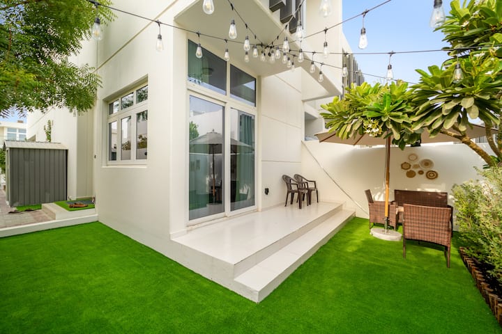 First Class | Villa | Modern Comfort & Style - Dubai