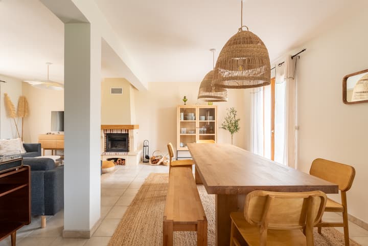 Maison Confortable Avec Grand Jardin 12p - France