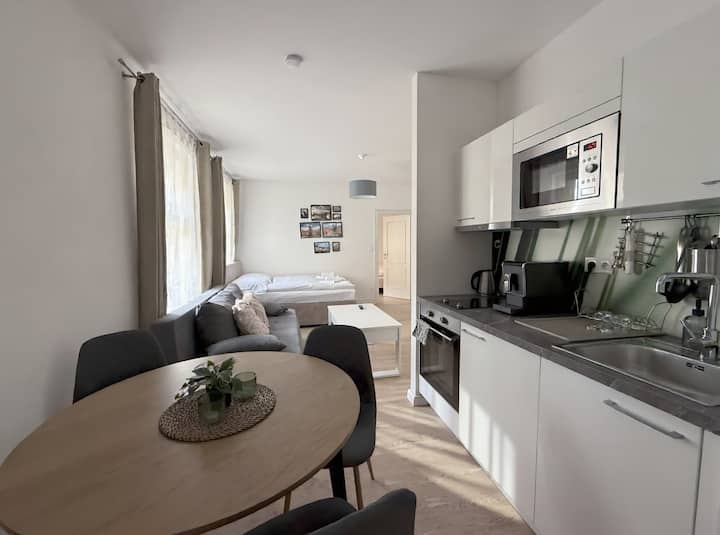 Central•5 Min To Airport Ex./train St.•selfcheckin - 