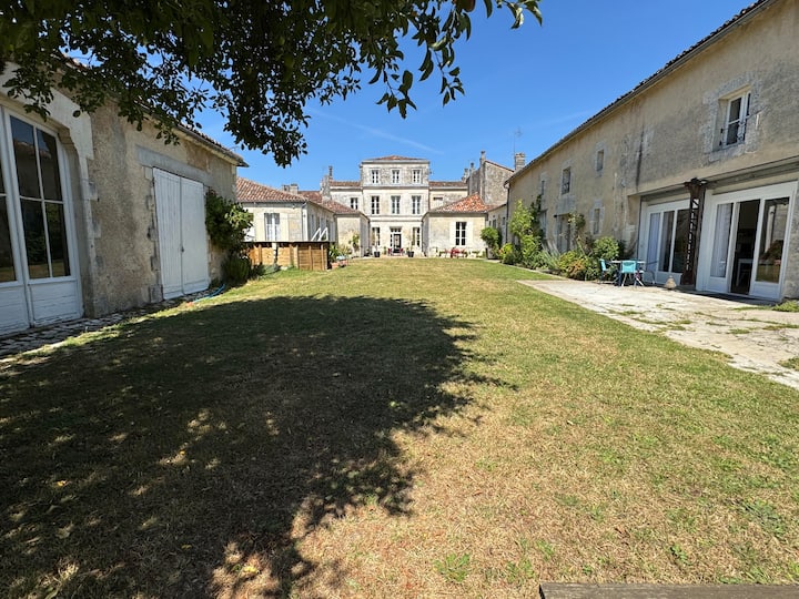 The Painted House Gites - Charente