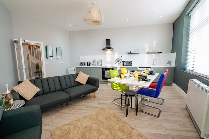 2br Luxury & Spacious | Fast Wifi | Modern | Comfy - Cardiff