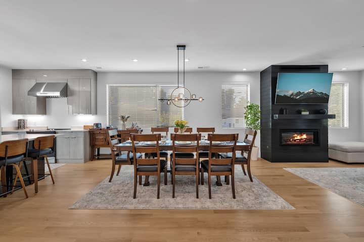 Aruna - Luxury 7br Home W/ Rooftops – Five Points - Raleigh, NC