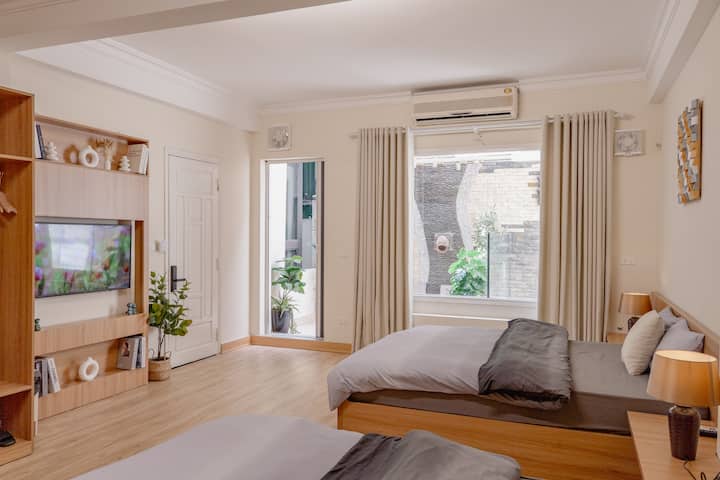 Modern Hotel 4- Old Quarter- A/c-netflix- Elevator -