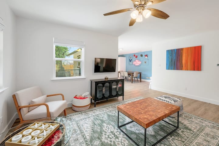 The Red Poppy House - Georgetown, TX