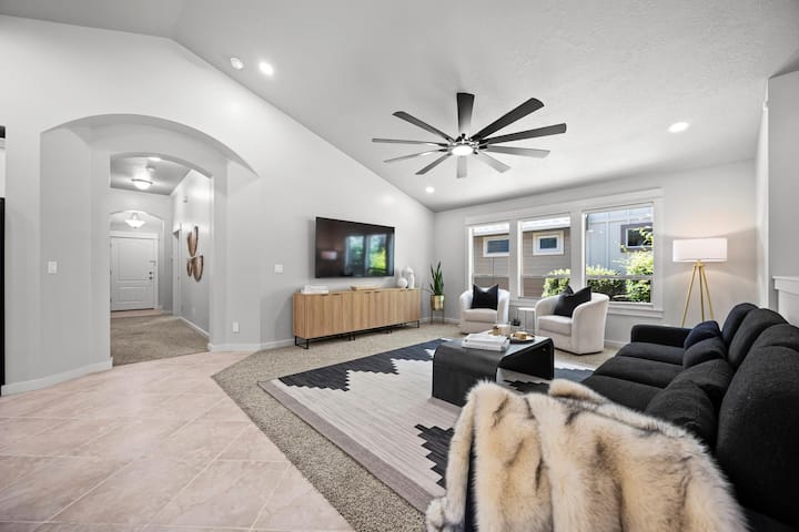 *New* Tuscany Retreat- Single Level And Clean! - Boise, ID