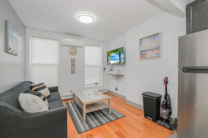 Modern 3 Bedroom Nyc Gem With Free Parking - Queens, NY