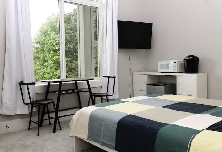 Room With Mountain And Valley Views - Chilliwack