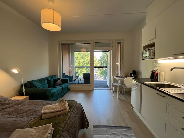 Peaceful Stay Near City & Nature, Wifi, Balcony - Helsinki