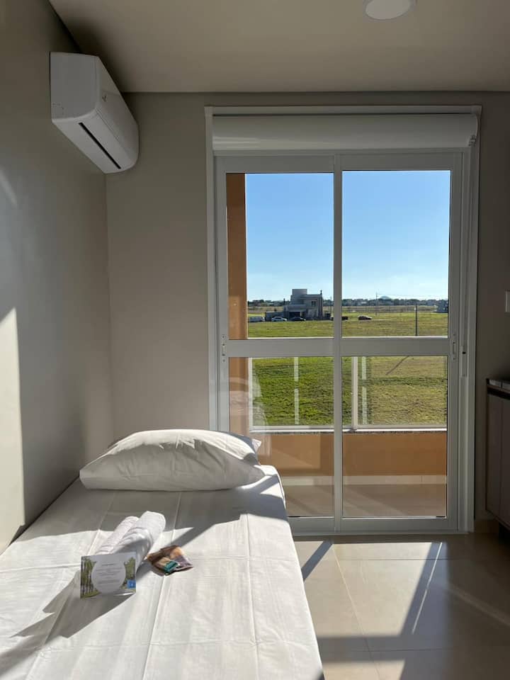 Studio Novo Silencioso C/ Sacada • Ao Lado Da Ufsm - Santa Maria