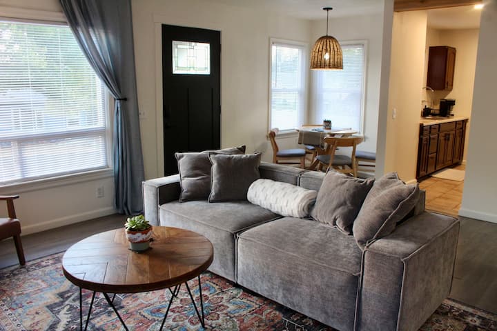 Cozy Home, In The Heart Of Roseburg. - Roseburg, OR