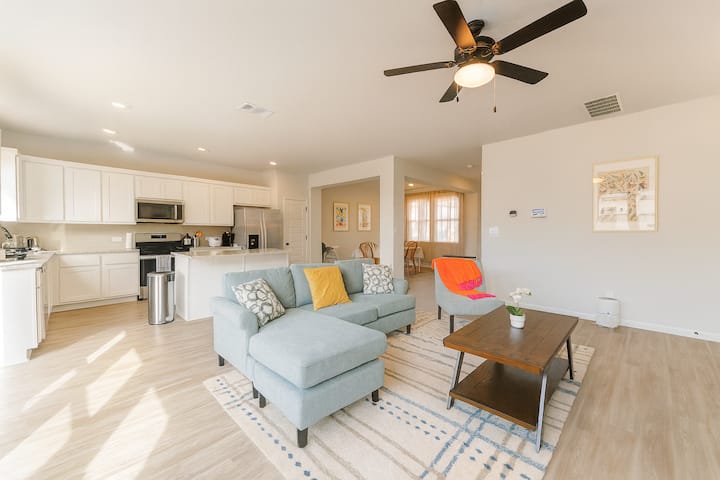 Spacious Family-friendly 4br 3ba - Round Rock, TX