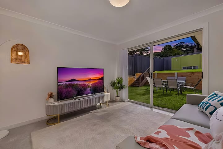 Charming 3-bedroom Retreat With Private Courtyard - Camden