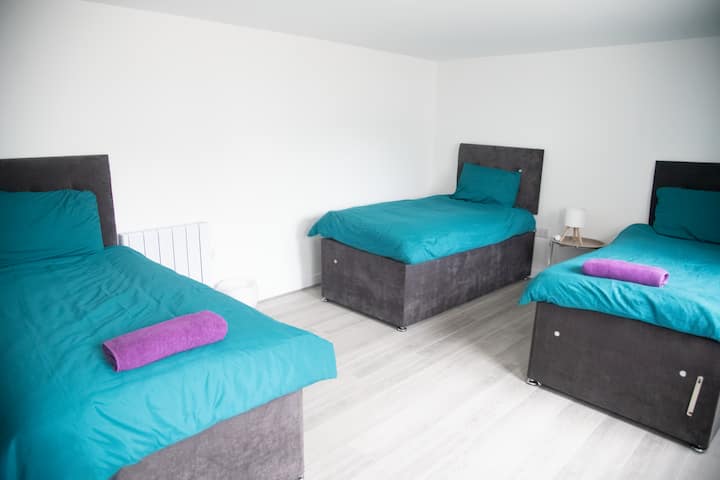 Carrick Central Accommodation 1 - Leitrim Village