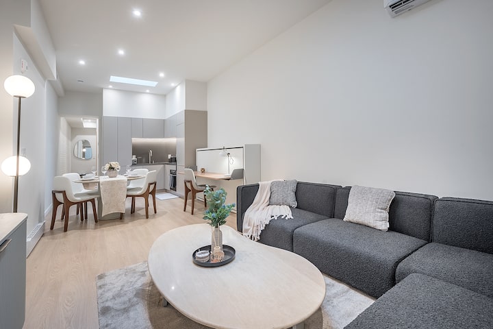 Downtown Core - Ultra Modern 1 Bedroom Apartment - Montreal