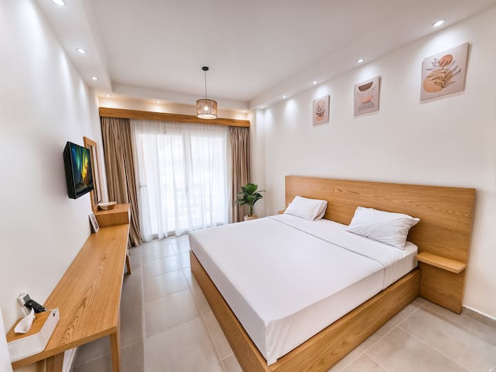 Pool View Studio W/ Wi-fi & Smart Tv Beach Access* - Gurdaka