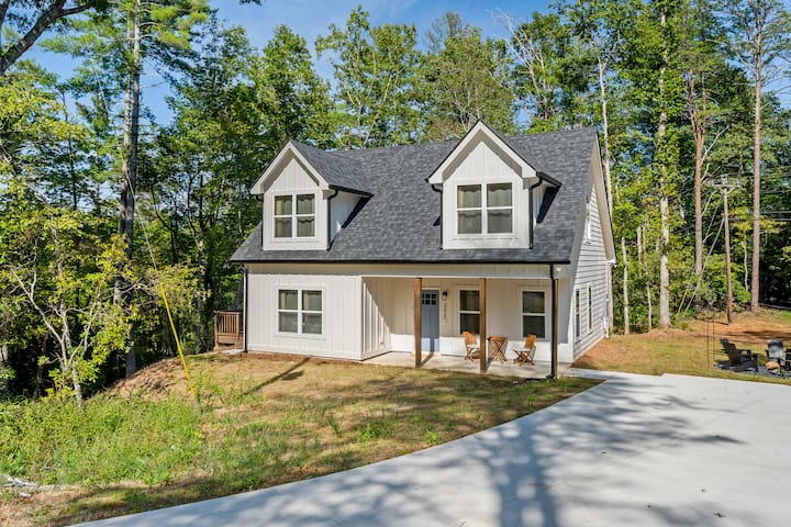 3 Bedroom, Hot Tub, Ga Wine Country, Near Hwy 180 - Wolf Mountain Vineyards, Dahlonega