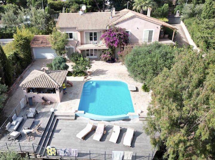 Vaste Villa Rénovée Avec Piscine Et Son Poolhouse - Sainte-Maxime