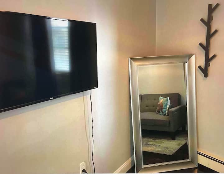 1 Bedroom - Sleeps 4 - Dorchester, MA