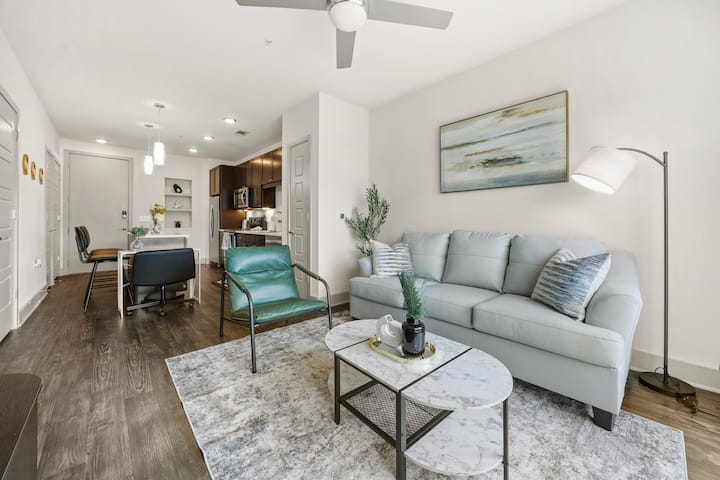 Brighthaven | 1br Retreat W/ Pool, Gym, Ev Charger - Nebraska