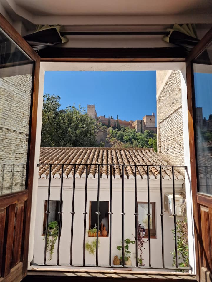 2 Bedroom Apartment With Alhambra Stunning Views - Alhambra