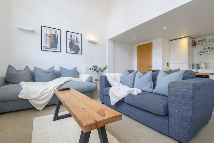 The Old School –Family Home + Pool Table & Parking - Leeds Beckett University