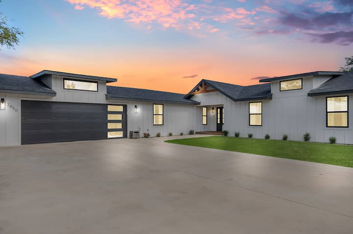 4br/3ba Retreat W/ Pool-extended & Corporate Stay - Midlothian, TX