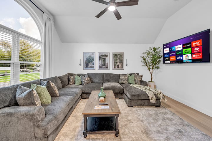 Pool, King Bed, 2 Car Garage, Serene, Charming - Murfreesboro, TN