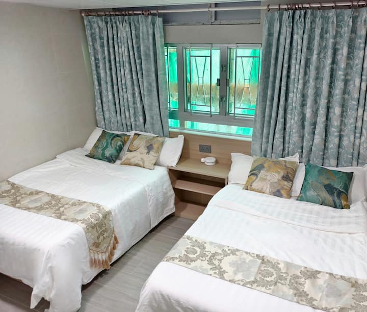 Quad Room - Mong Kok