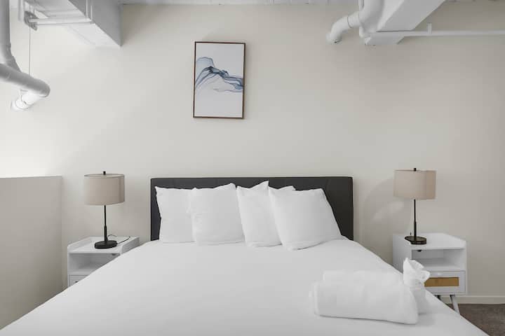 Dwntn~walk To Stadiums~gym~pets Ok~poker Table - Cleveland Browns Stadium