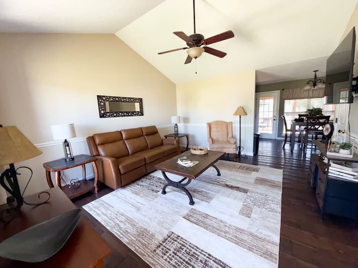 Fox Ridge Lodge- Hideaway On The Ridge - Cleveland, TN