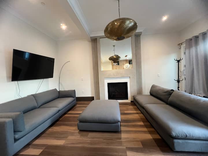Spacious 5-brs Home Near Ubc |Perfect For Families - Vancouver