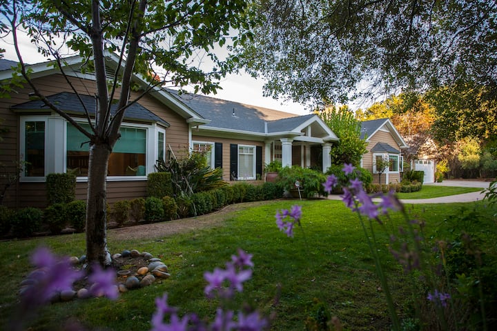 Scenic Silicon Valley Escape Near Stanford - Los Altos, CA