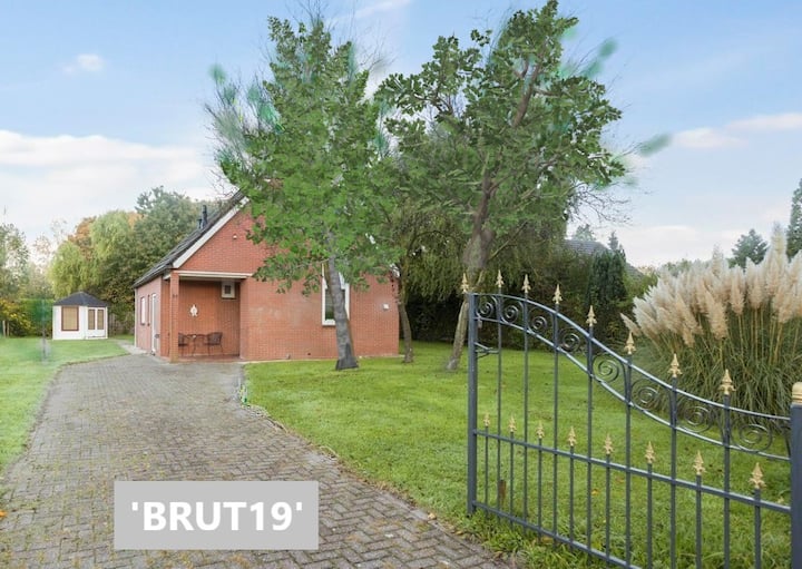 Rust, Groen En Water. - Bruinisse