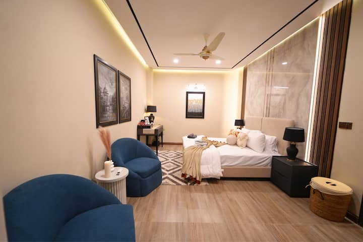 Cozy 1bhk+infinity Pool | Wifi+parking+workspace - Islamabad