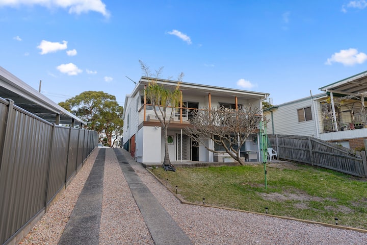 Waterfront Escape In Woy Woy I Private Jetty - Ettalong Beach