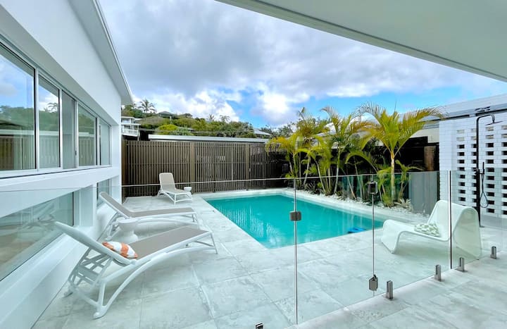 A Beautiful Noosa Gem In Sunrise Beach - Noosaville