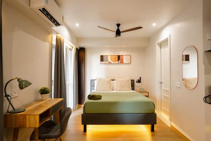 207|airport View From Roof|coffee Maker|50” Tv - Pune