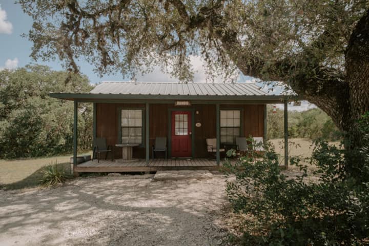 The Hondo Cabin @ Whiskey Mountain Great Location - Texas