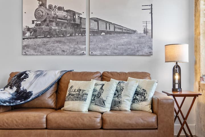 View Of Main St•walk 2 Shops•eat•drink - Eisenhower State Park, Denison