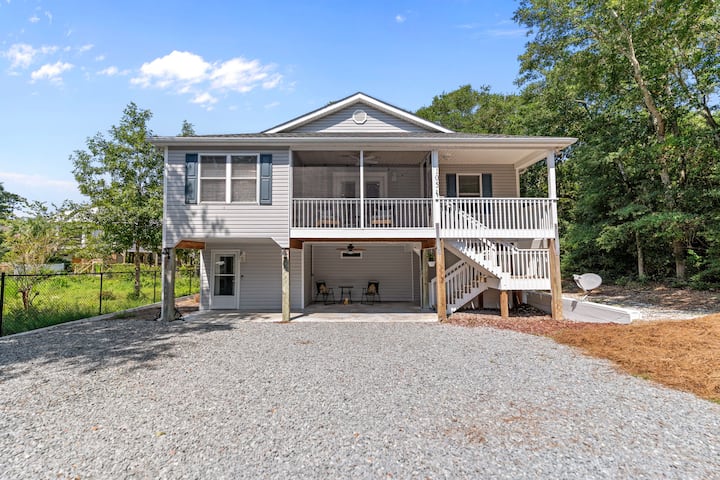 4 Br Home <15 Min Walk (2000 Steps) To Beach! - Oak Island, NC