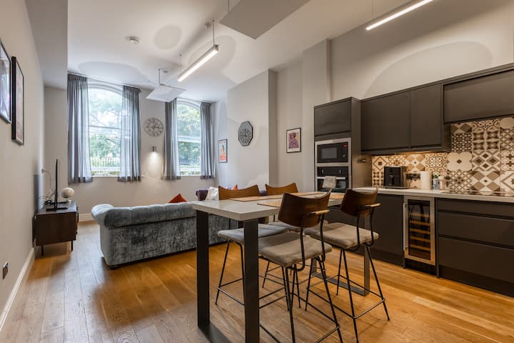 Modern City Centre Apartment - Nottingham