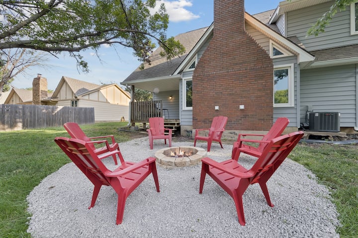 Fire Pit | Pool Table | Arcade Games | - United States