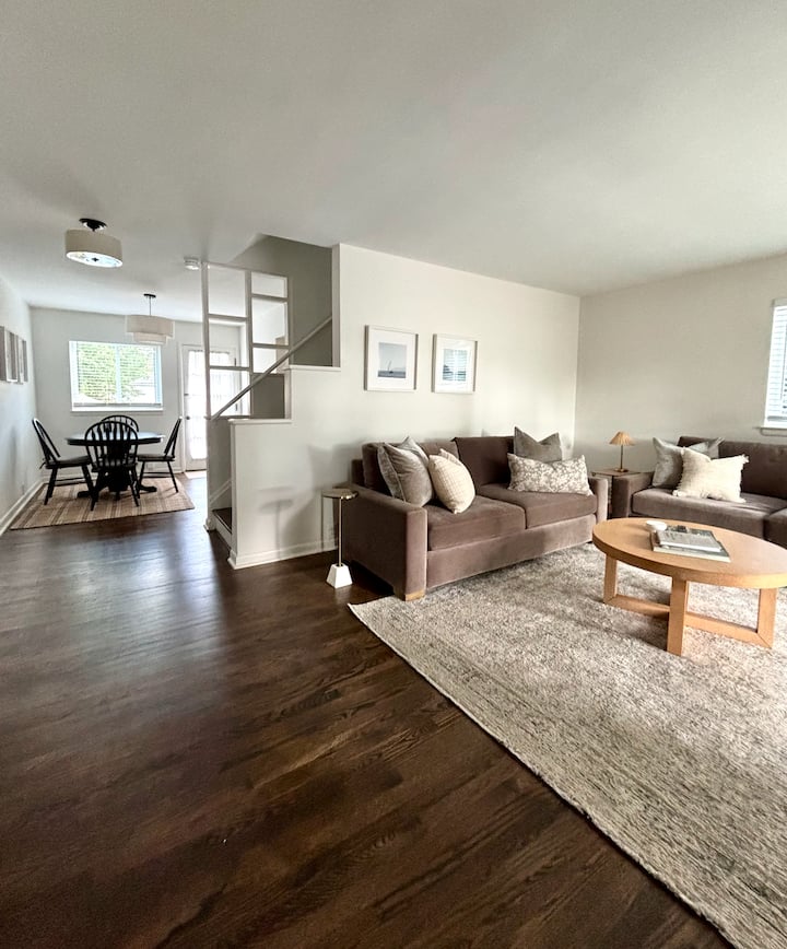 Modern Townhome-walk To Downtown Birmingham - Ferndale, MI