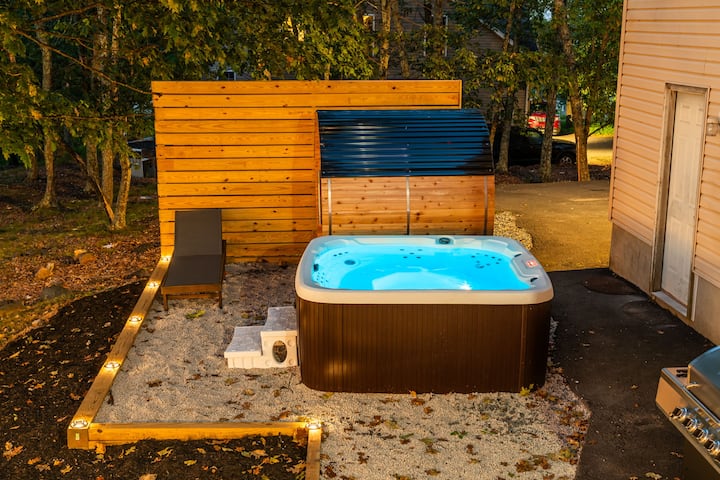 Heated Pool, Hot Tub, Sauna, Fire Pit & Game Room - Stroudsburg, PA