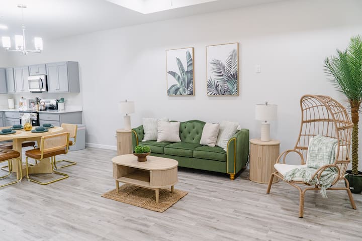 The Sunset Palm - La Paloma, TX