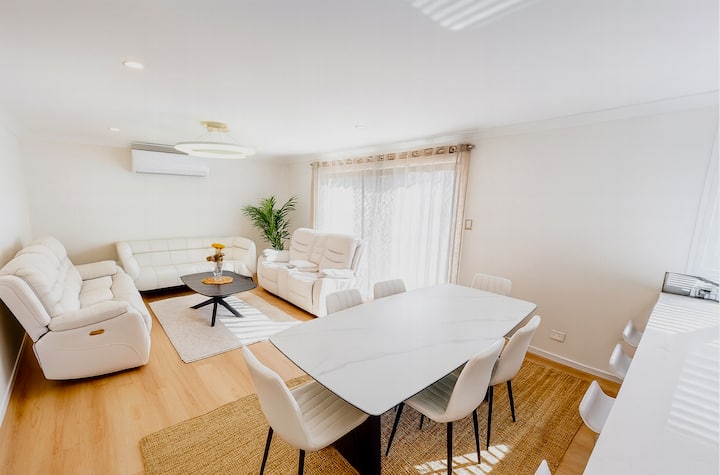 Private Coastal Escape – 5br Luxury Beach House - Central Coast