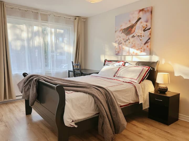 Main Floor 2 Bedrooms Home (Yul) - Dorval