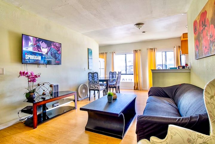 Hayward 2br/2ba • Full Kitchen • Near Shops & Bart - Hayward, CA